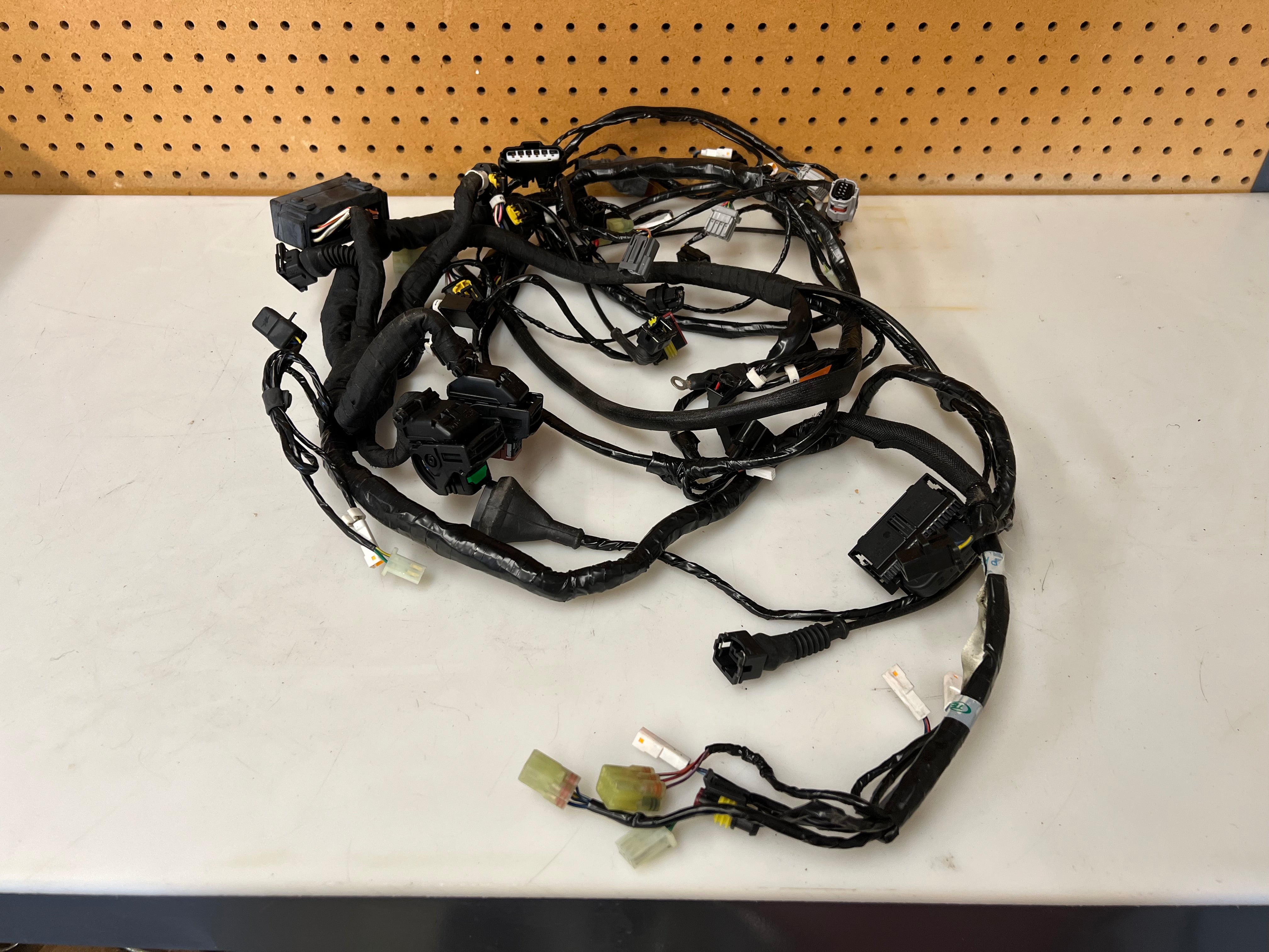 MV Agusta F3 (2012-2016) Wiring Harness (OEM) #8000B7732 – Iconic Moto Market