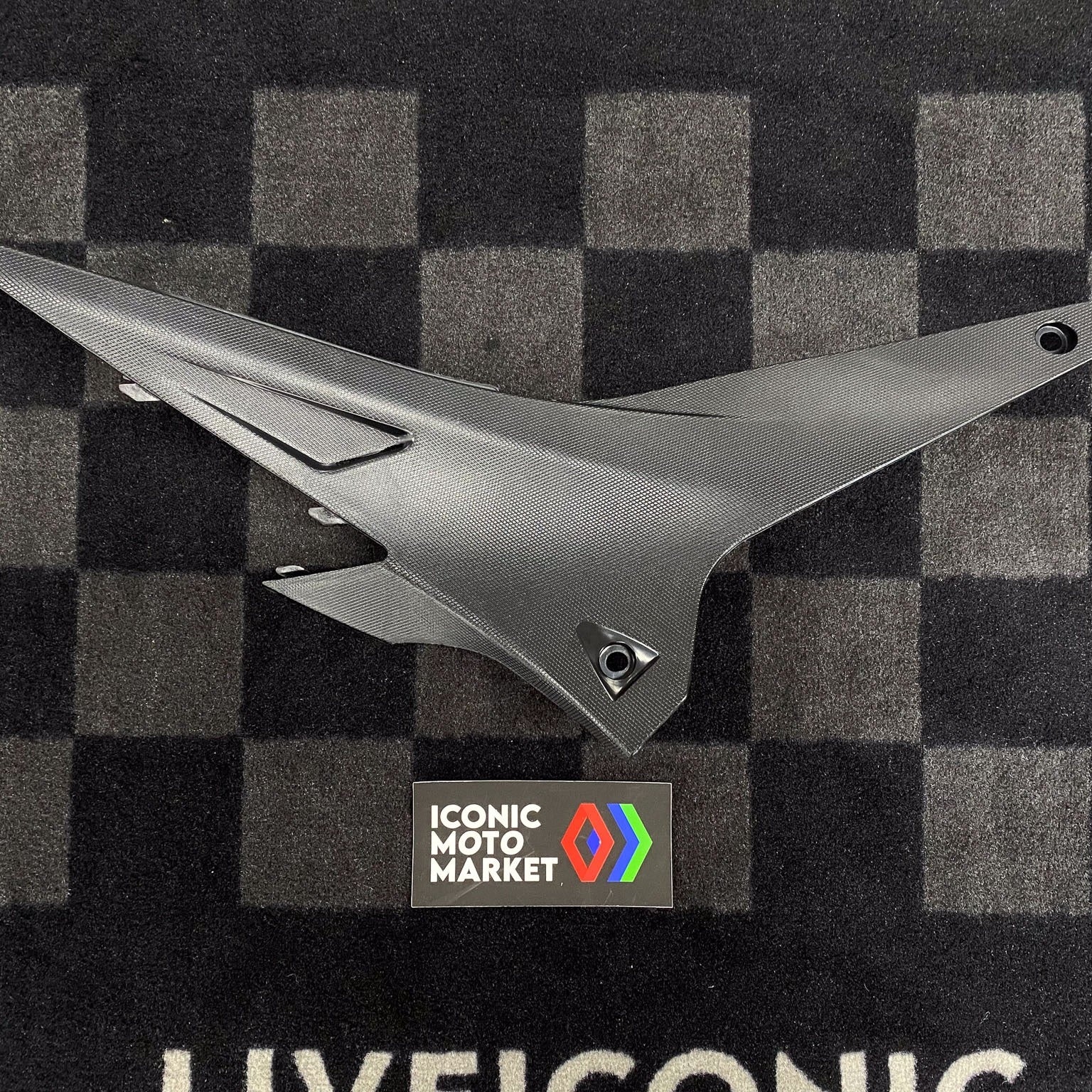 Aprilia RSV4 Side Panel Right – Iconic Moto Market