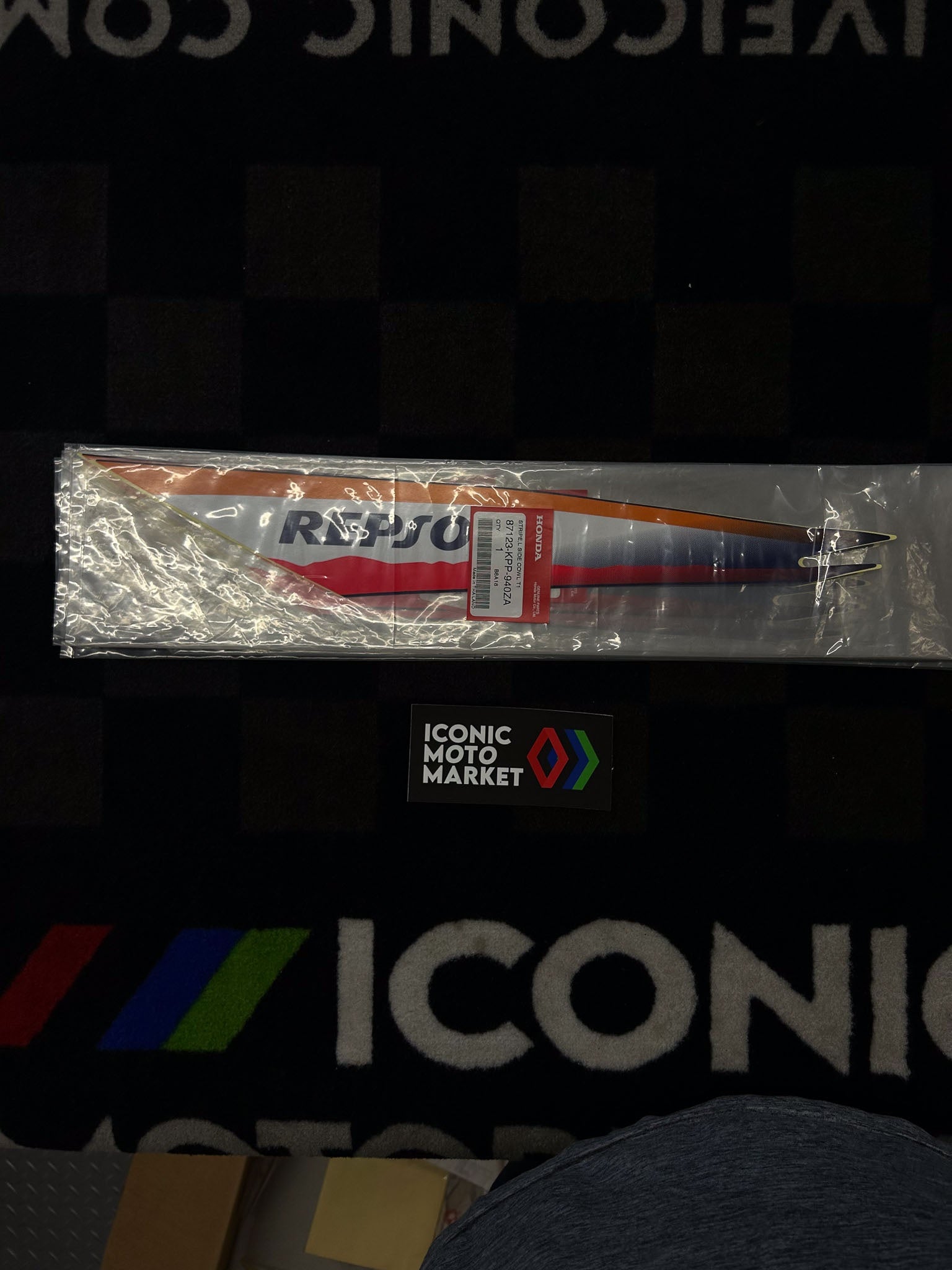 Honda CBR125 REPSOL Stripe Left Side Cowl T1 (NOS) (2005-2006) #87123 ...