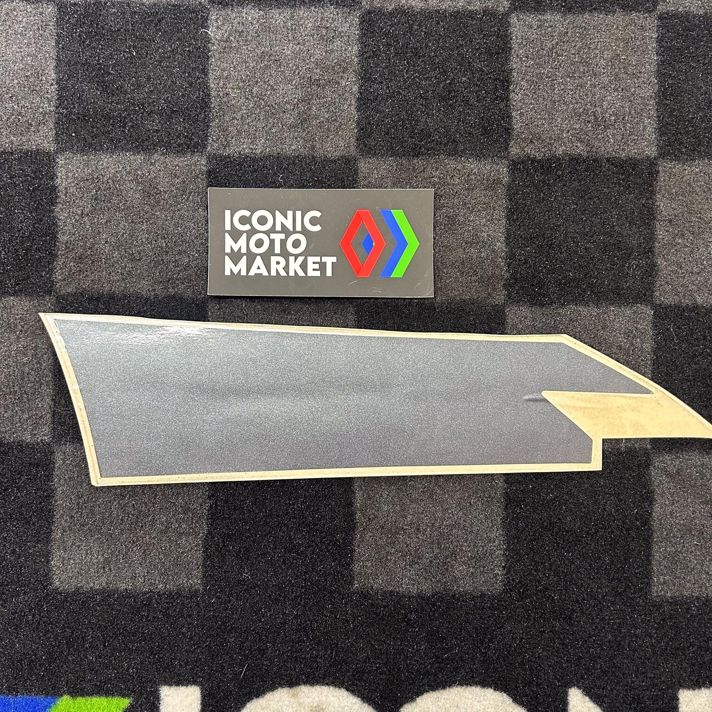 Suzuki Grey Fairing Decal #68270-18O1-ONG – Iconic Moto Market